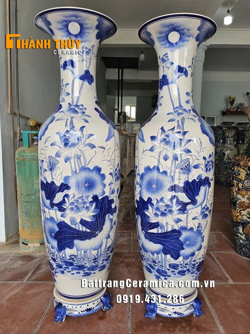 Lục bình sứ vẽ hoa sen men xanh Lam 1m4 là hàng cao cấp Bát Tràng