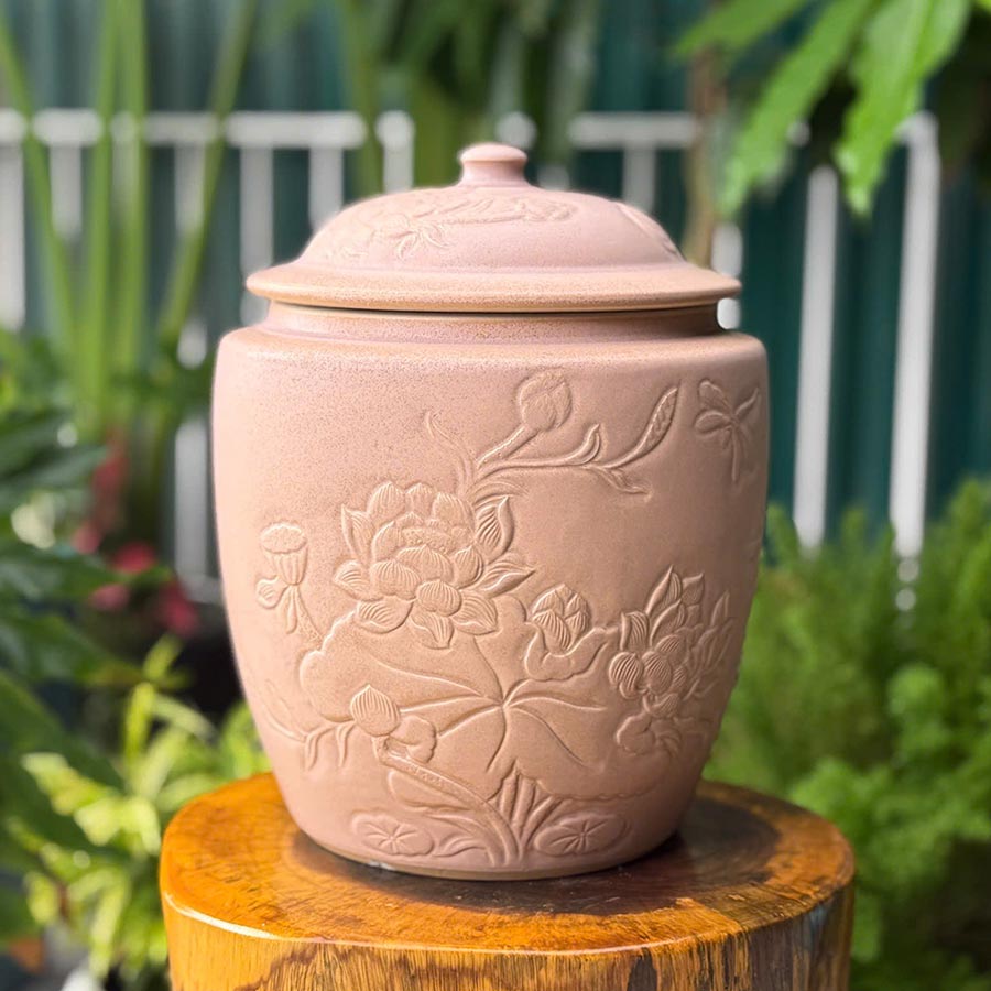 Hũ đựng gạo sen hồng 10kg là vật phẩm "trấn giữ" tiền bạc cho gia chủ